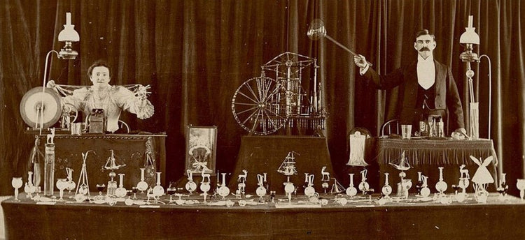 What Is Lampworking? Glass Art Techniques, Tools, & History Explained ...